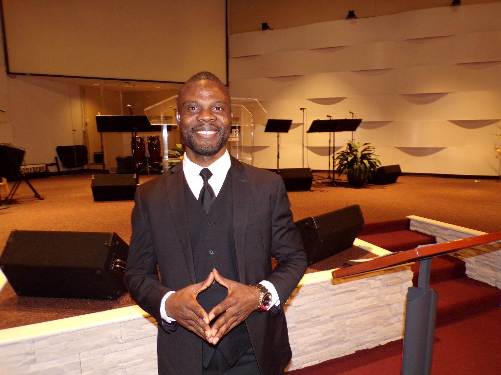 MN: Two women ordained; others given licenses as ministers of the Gospels